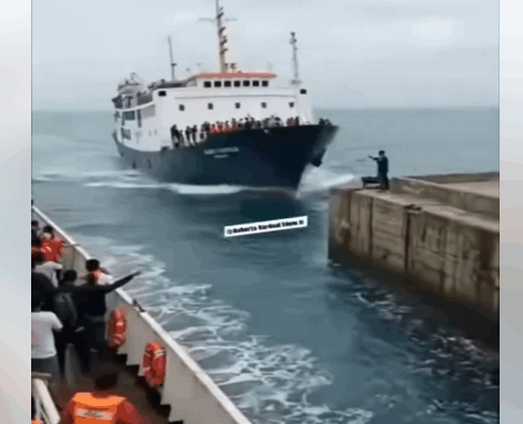 Breaking News: Speeding Boat Crashes Into Pier, Causing Casualties ...